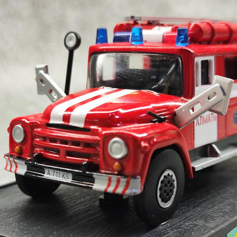 1964 ZIL-130 Fire Engine 1/57 Scale Diecast Model – old boy hobby