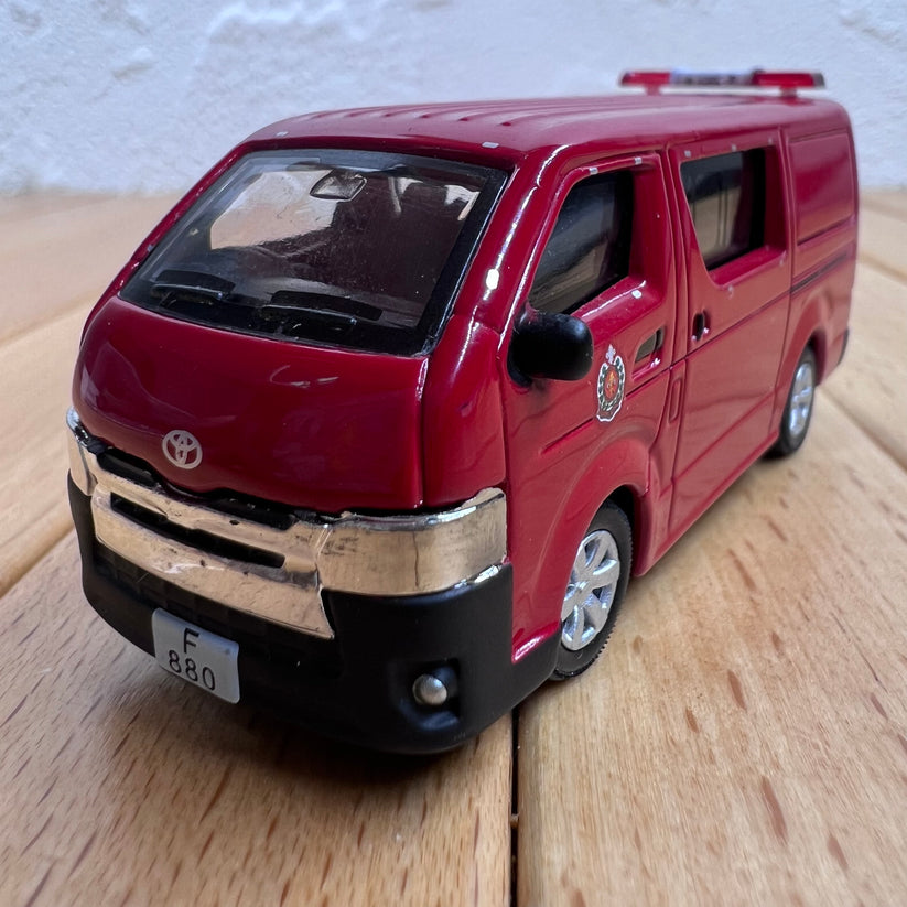 1/64 Scale Toyota HiAce Van Diecast Model Car – old boy hobby